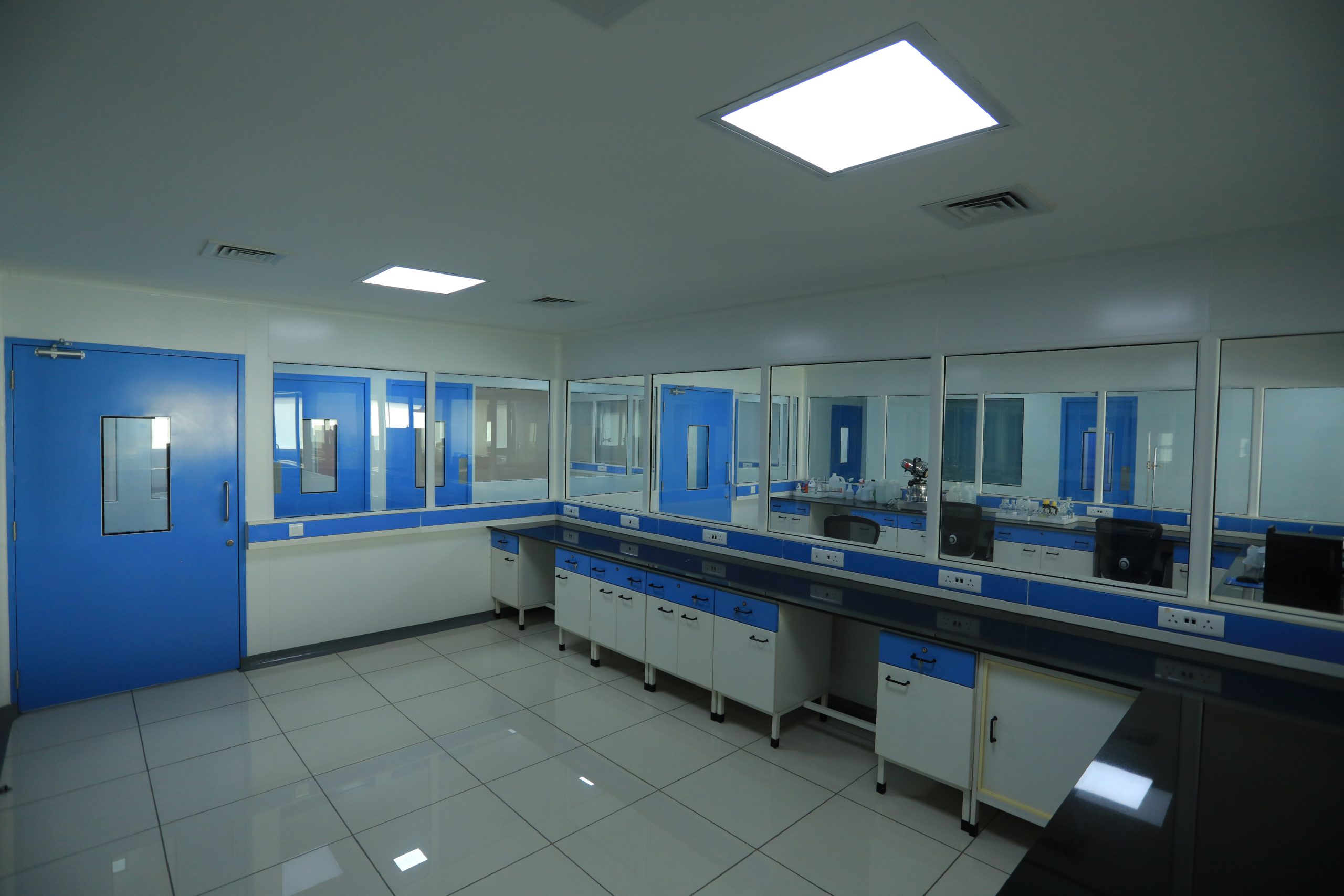 IMAGES - Ultra Clean Room System